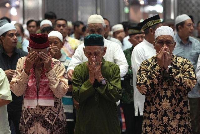 Funeral prayers for Hamas Chief Ismail Haniyeh across the Muslim world ...