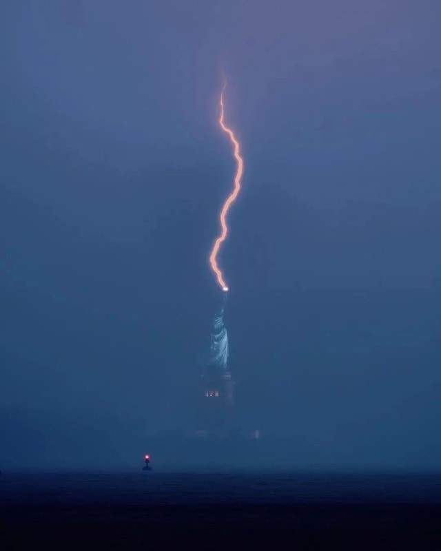 A stunning capture of a lightning bolt⚡ Which one is your favorite 1-4 ...